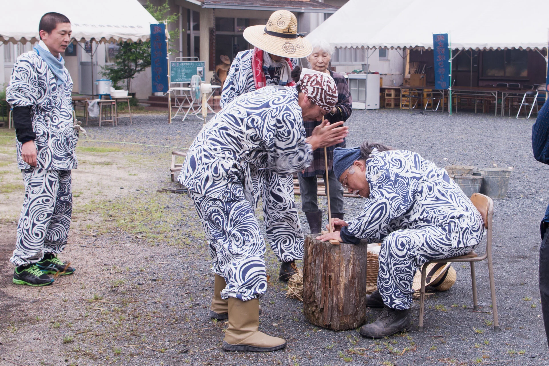 第38回春の縄文野焼き祭り（2024年4月28日開催）～「大地の野炉（のろ）で太陽と風と火の力」により焼き上げる一日 - 倉敷とことこ